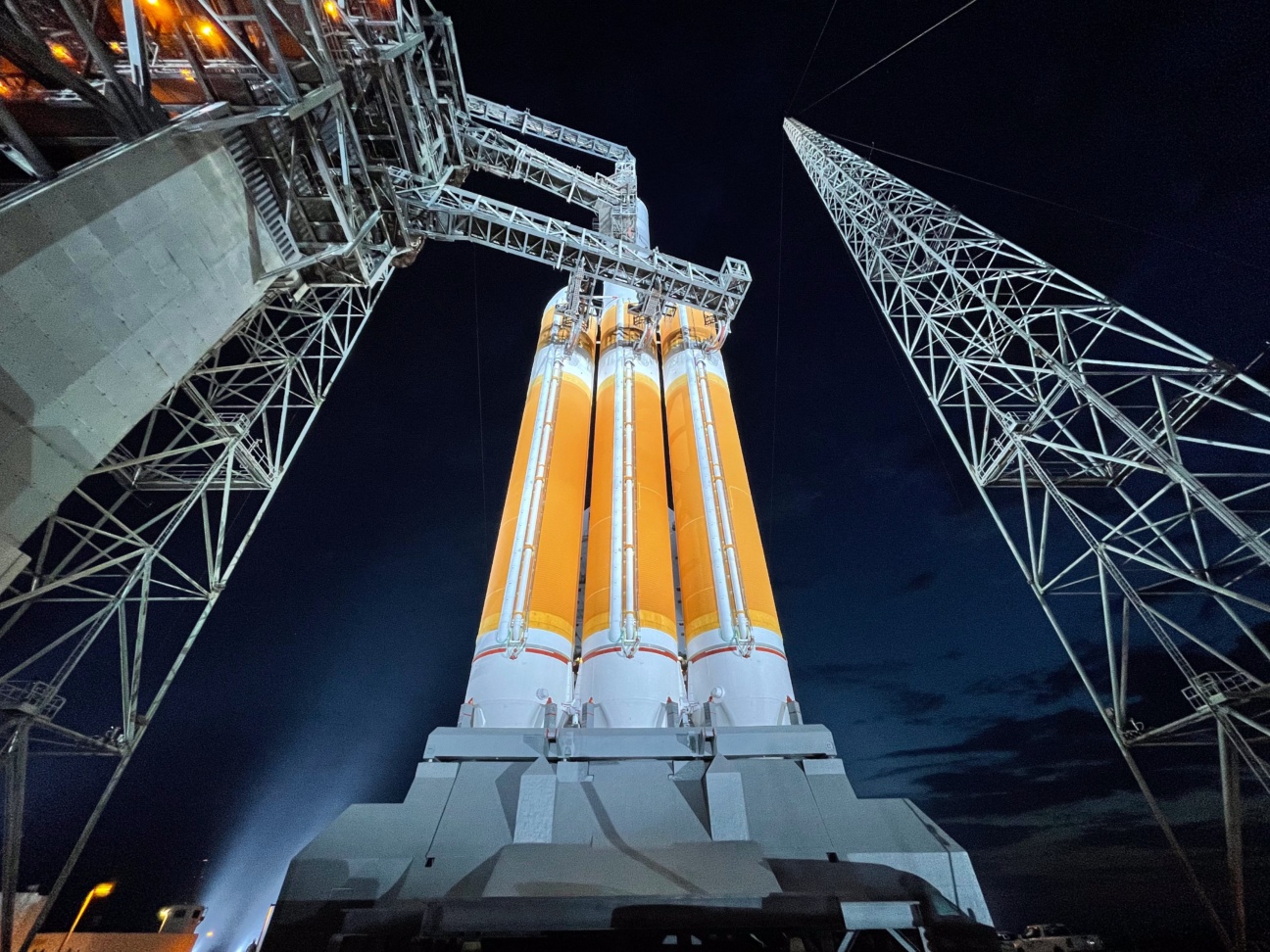Delta IV Heavy Bids Farewell
