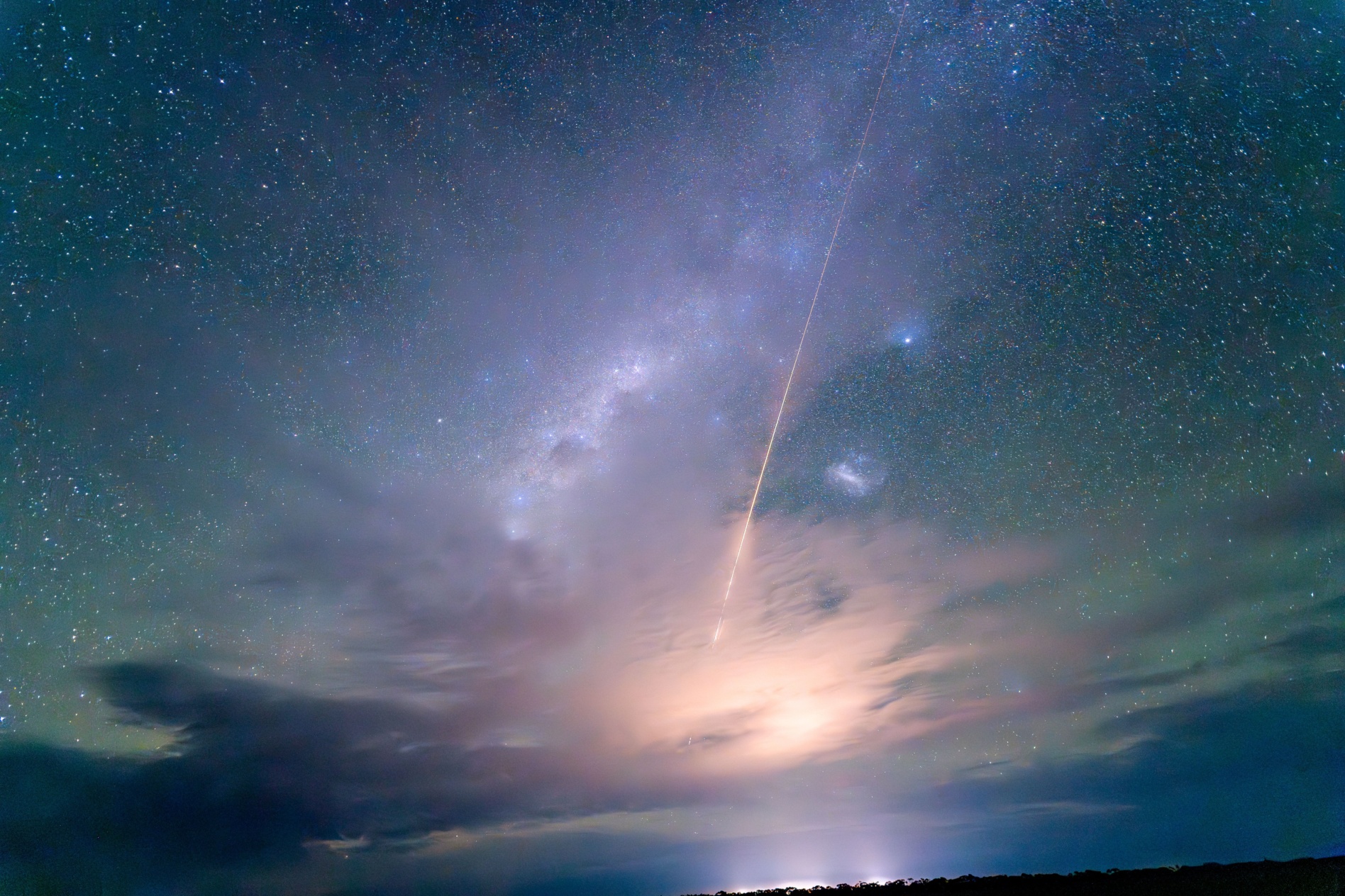 Varda Conducts First Reentry Mission into Australia