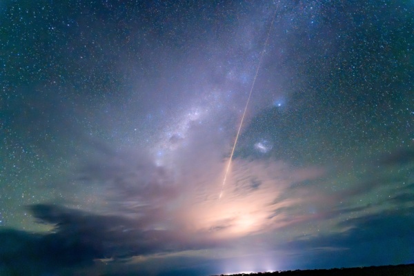 Varda Conducts First Reentry Mission into Australia